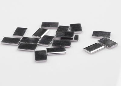 Cina Blocchetto magnetico sinterizzato potente d'argento luminoso di NdFeB in vendita