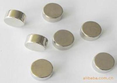 China Tolerância permanente aglomerada dos ímãs 0.1mm do disco do neodímio da terra rara à venda