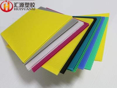 China O plástico ondulado cortado de 4mm PP cobre 48 x 96 à venda