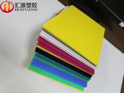 China O plástico ondulado cortado de 4mm PP cobre 48 x 96 à venda