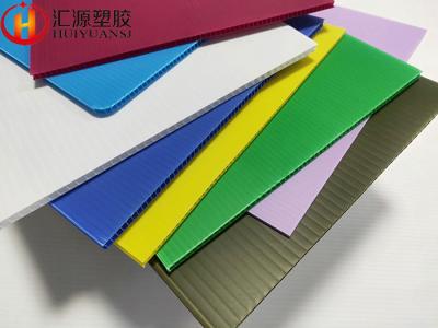 Chine Les feuilles ignifuges résistantes de Correx, ont coloré les feuilles en plastique ondulées à vendre