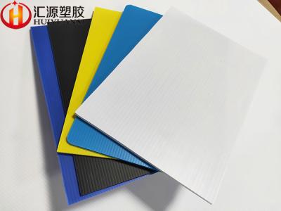 Cina 1220x2440mm non tossico ha ondulato gli strati che di plastica 4x8 ha scanalato nel bordo di plastica in vendita