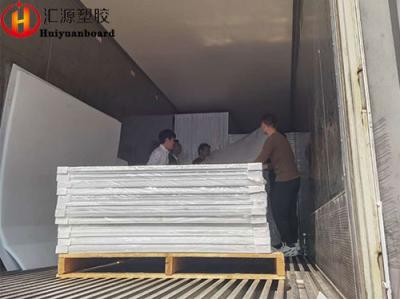 Chine Les feuilles ignifuges résistantes de Correx, ont coloré les feuilles en plastique ondulées à vendre