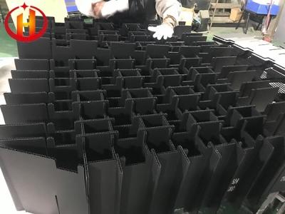 Cina La plastica nera di ESD pp ha ondulato pieghevole su ordinazione dei divisori in vendita