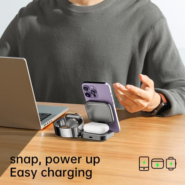 Quality Compact 3 In 1 Iphone Charging Station For 15 Pro Max With Synchronisation for sale