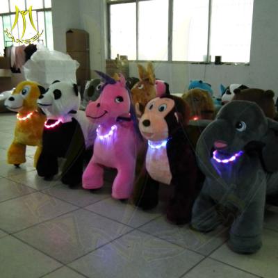 中国 Hansel soft animal scooter rides cars playground equipment rocking luxury electric toy cars stuffed animal scooter ride 販売のため