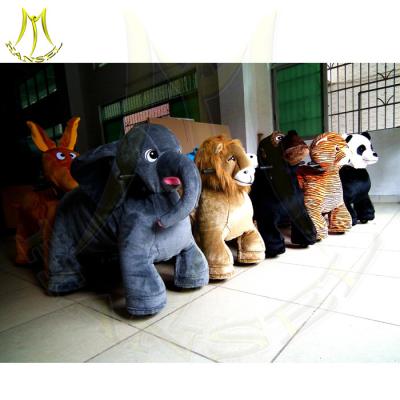 中国 Hansel kids rides amusement machines plush animal electric scooterelectric ride on horse toy rideable animal 販売のため
