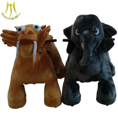 中国 Hansel high quality family walking plush animal toy ride on elephant 販売のため
