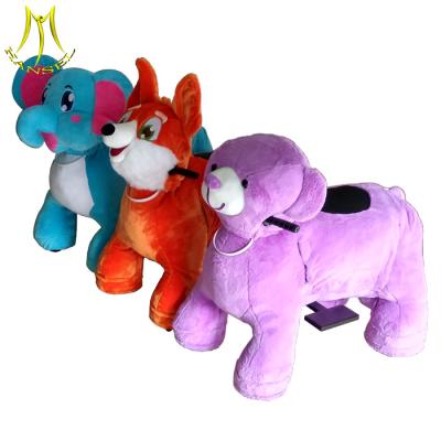 中国 Hansel amusement park games for mall and plush children ride on animals with necklace 販売のため