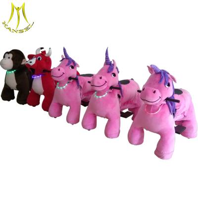 中国 Hansel amusement walking unicorn plush battery operated toy horse 販売のため