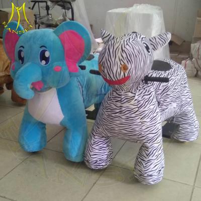 中国 Hansel import coin operated amusement park funny ride on plush animals 販売のため