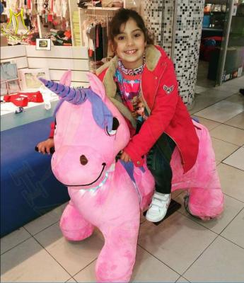 中国 Hansel hot selling kids walking battery operated ride on unicorn for mall 販売のため