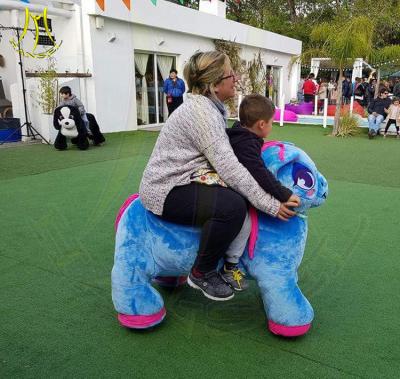 中国 Hansel children electric plush battery operated zoo animal toy rides for sale 販売のため