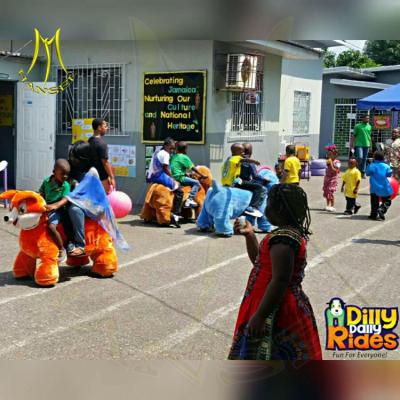 中国 Hansel kids motorized plush animales mountables riding dinosaur toys for shopping mall 販売のため