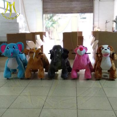 中国 Hansel shopping mall electric mountable animal plush ride for children 販売のため