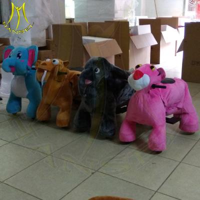 中国 Hansel hot selling children electric plush battery operated zoo animal rides 販売のため