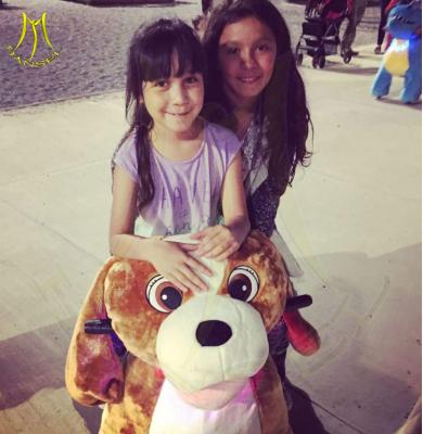 中国 Hansel amusement park electronic children ride on walking plush animals 販売のため
