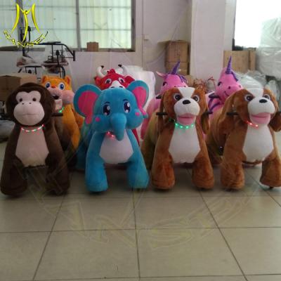 中国 Hansel amusement walking plush animal horse electric plush animals 販売のため