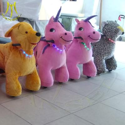 中国 Hansel entertainment walking stuffed animal electric ride on furry animal 販売のため