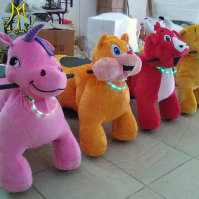 中国 Hansel amusement park electric walking battery operated plush animal for sale 販売のため