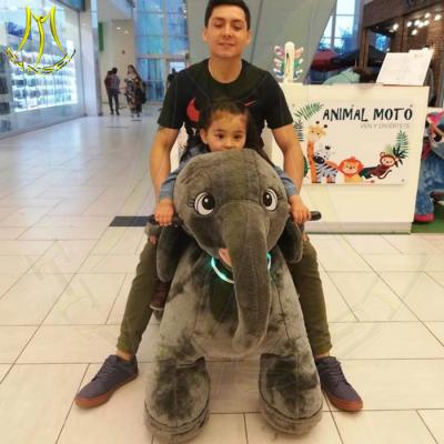 中国 Hansel entertainment battery operated walking plush electric animal car 販売のため