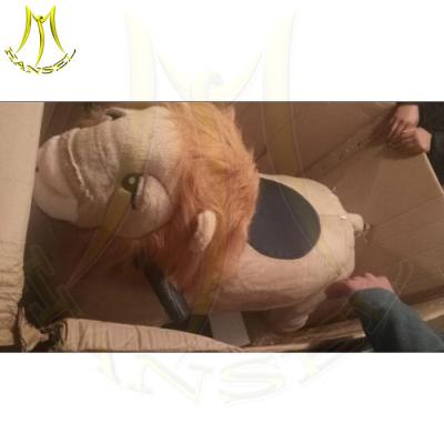 中国 Hansel children ride on walking battery operated animal stuffed rides 販売のため