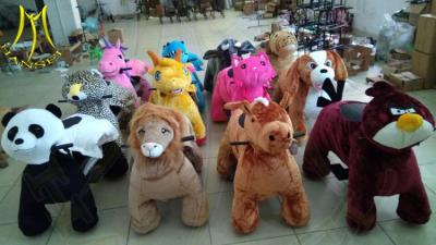 中国 Hansel shopping mall walking electric mountable animal plush ride 販売のため