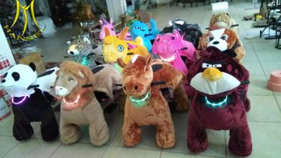 中国 Hansel indoor playground battery operated walking animal stuffed rides 販売のため