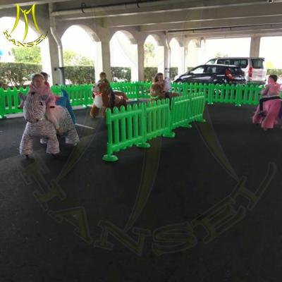 中国 Hansel game center walking stuffed animals coin operated ride on toys 販売のため