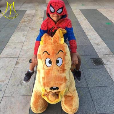 中国 Hansel amusement park stuffed walking battery operated animal toy rides 販売のため