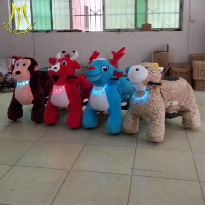 中国 Hansel safari plush animals walking stuffed animal electric ride for outdoor park 販売のため
