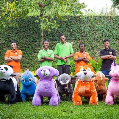 中国 Hansel walking electric ride coin operated plush kiddie animal toy rides 販売のため