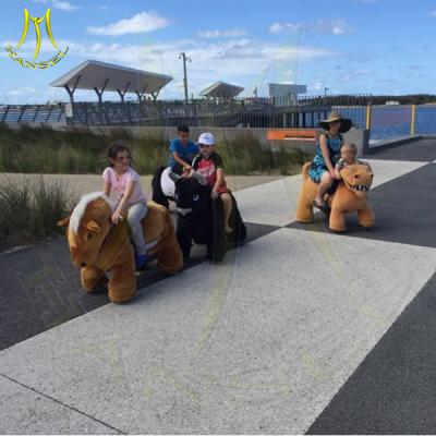 中国 Hansel coin operated rides kids walking animated game for mall 販売のため