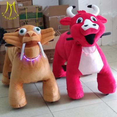 中国 Hansel outdoor playground walking electronic plush motorized riding animals 販売のため