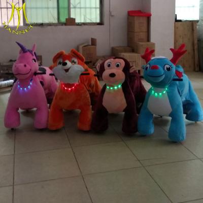 中国 Hansel amusement game machine electric plush battery operated walking horse 販売のため