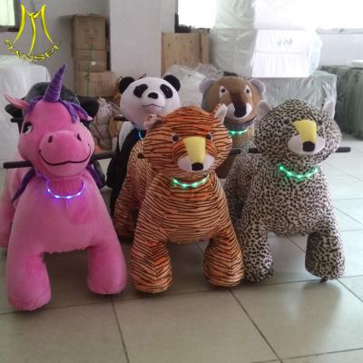 中国 Hansel Stuffed animal car ride electric motorized plush riding animals with light necklace 販売のため