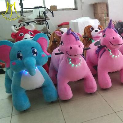 中国 Hansel  high quality family walking plush animal toy ride on elephant with coin operated 販売のため