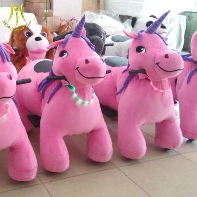 中国 Hansel  coin operated kids walking battery operated ride on plush animals unicorn 販売のため