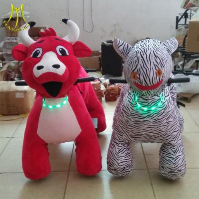 中国 Hansel  shopping mall kids walking battery operated ride on plush motorized riding animals 販売のため