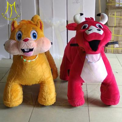 中国 Hansel amusement park walking coin operated ride on plush animals 販売のため