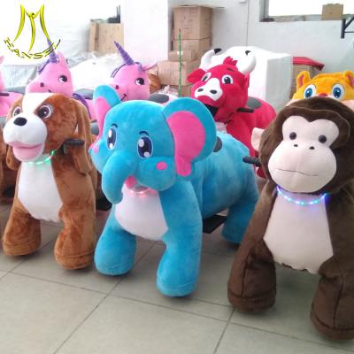 中国 Hansel high quality walking electric animal for park power wheels ride on animal 販売のため