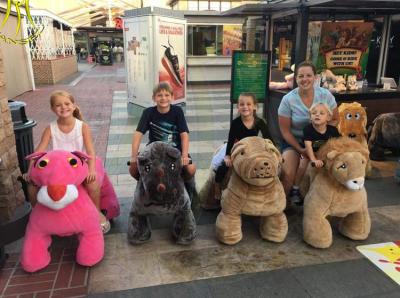 中国 Hansel plush motorized animal scooters in mall kids amusement rides 販売のため