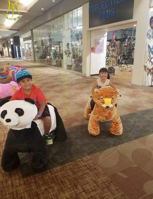 中国 Hansel hot shopping mall kids and adult safari animal motorized ride plush motorized riding animals 販売のため