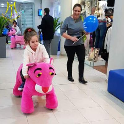 中国 Hansel walking coin operated ride stuffed ride on furry animal 販売のため