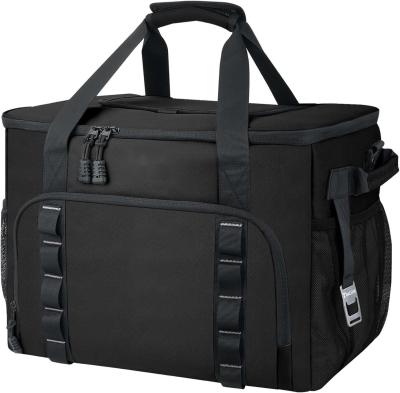 Cina Extra Large 40/60 Can Volume Soft Leakproof Beach Camping Kayaking Road Trips Custom Travel Cooler Bag in vendita