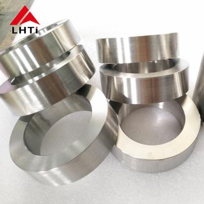 Cina 99,99% il titanio rotondo puro Gr2 ha forgiato gli anelli ha laminato a freddo la superficie luminosa in vendita