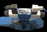China D663-1922E-4 AuthenticGuaranteeBufferAmplifierServoValveMOOGUSA for sale