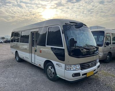 Cina Autocarro usato Toyota 23 posti 7m Minibus usato a benzina in vendita