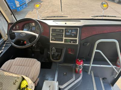 China 36-seat Diesel Engine Second-hand School Bus For Children Made In China Is Sturdy And Durable for sale