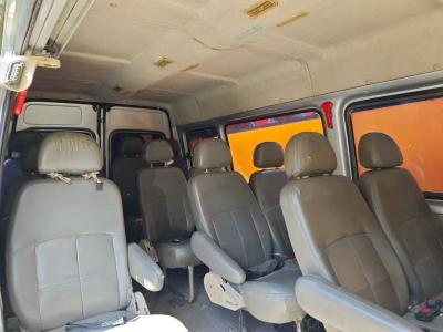 Китай Микроавтобус Jiangling Transit среднего размера на 15 мест длиной 5 метров с максимальной скоростью 120 км/ч продается